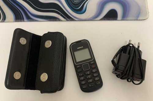 Телефон Nokia 1280 с кожангым чехлом и зарядкой