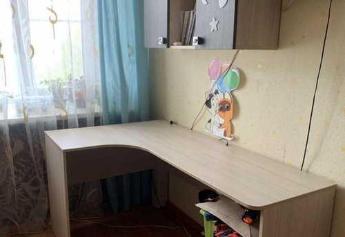 Письменный стол угловой+шкаф настенный комплект