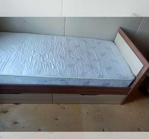 Кровать односпальная с ящиками и матрасом 210/90
