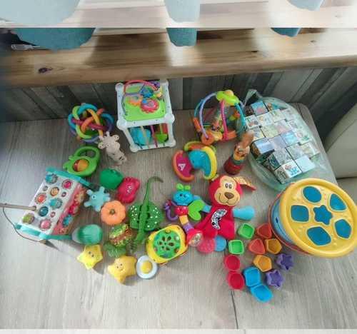 Развивающие игрушки пакетом