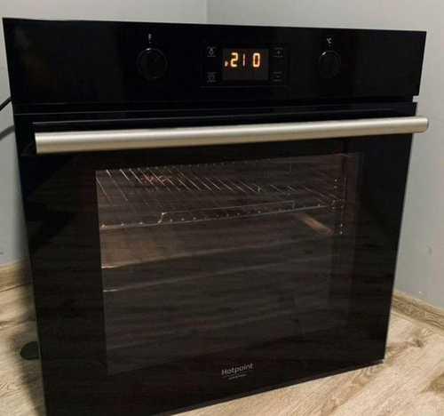 Духовой шкаф Hotpoint Ariston