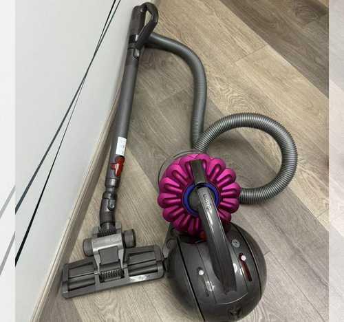 Пылесос dyson