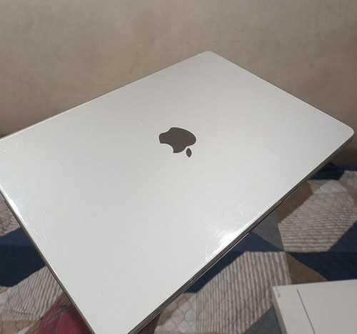 Apple macbook air 15 m2