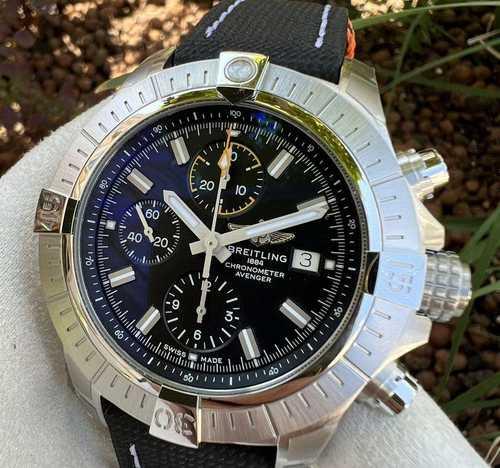 Часы Breitling Avenger 45mm