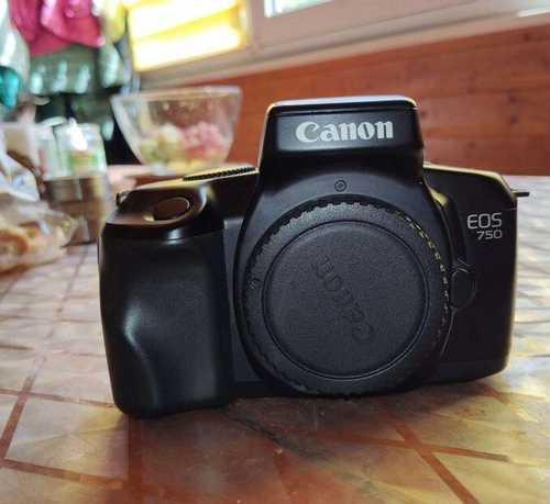 Canon EOS 750Q