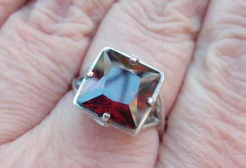 Серебро 925,кольцо, под гранат