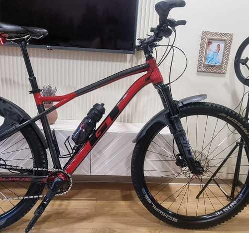 GT avalanche elite 29,L Вилка Rockshox Sid