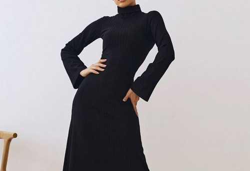 Расклешённое платье-макси в рубчик черное XS