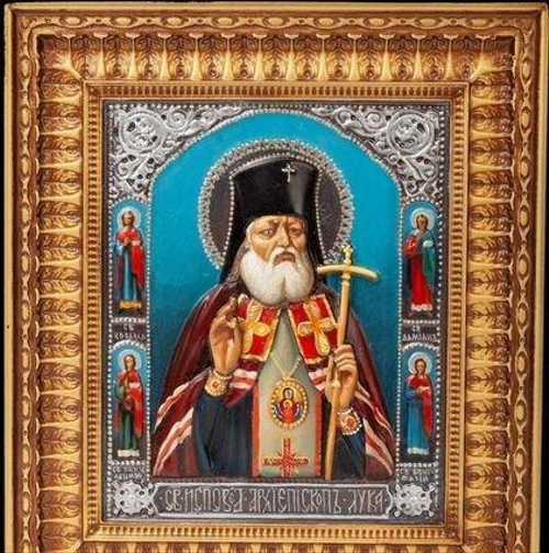 Резная икона "Святитель Лука"