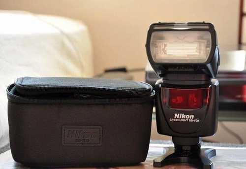 Вспышка Nikon Speedlight SB-700 + аккум и зарядка