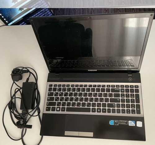 Ноутбук samsung np300v5a