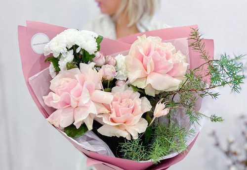Розовый недный букет с французсаими розами