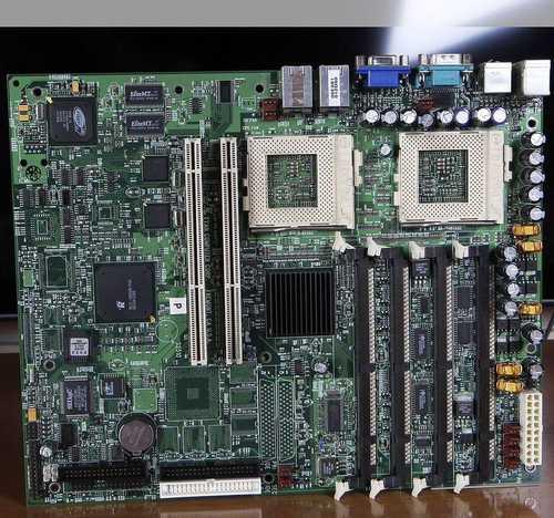 Tyan Thunder LE (S2510) 2xCPU Intel Pentium III AT