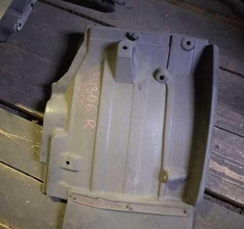 Подкрылок R/L Toyota Dyna после 2002 года