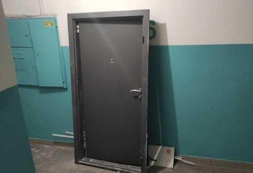 Дверь входная металлическая правая бу