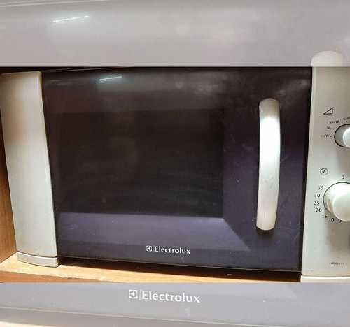 Микроволновая печь Electrolux emm2005s