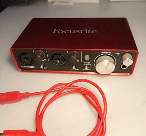 Внешняя звуковая карта focusrite scarlett 2i2