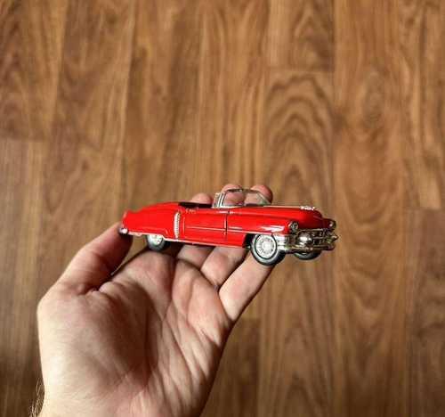 1:34 Cadillac Eldorado 1953 (Welly)