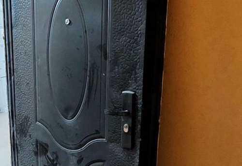 Дверь входная металлическая б/у от застройщика