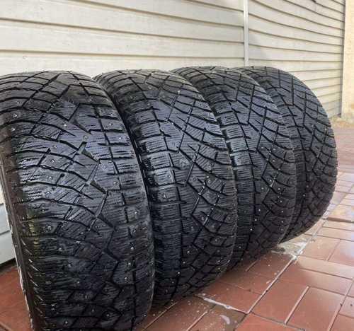 Nitto Therma Spike 225/55 R17