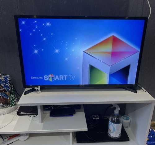 Телевизор SMART tv,самсунг 32