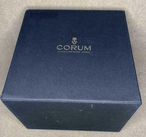 Коробка, шкатулка для часов Corum