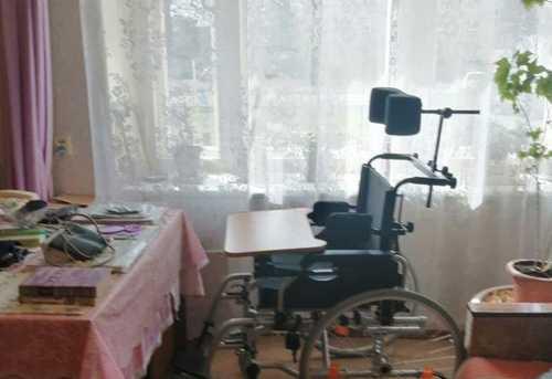 Инвалидное кресло - коляска с подголовником