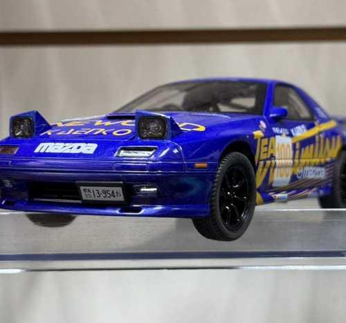 Модель авто Mazda Savanna RX-7 (FC3S) 1:24 металл