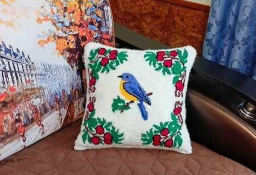 Подушка диванная Птица на яблоне