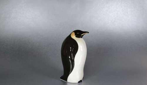 Императорский пингвин фарфоровая статуэтка