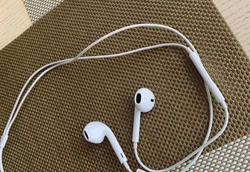 Наушники Apple EarPods Lightning