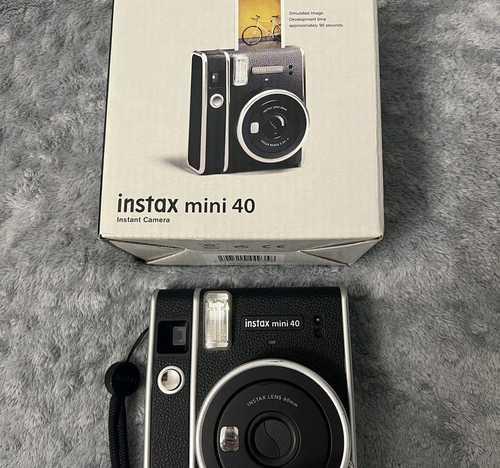 Фотоаппарат мгновенной печати полароид Instax