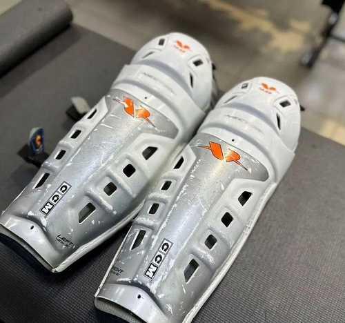 Защита колена хоккейная CCM Vector 4.0