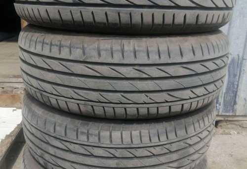 Maxxis Victra Sport VS-5 SUV 215/65 R17 99V