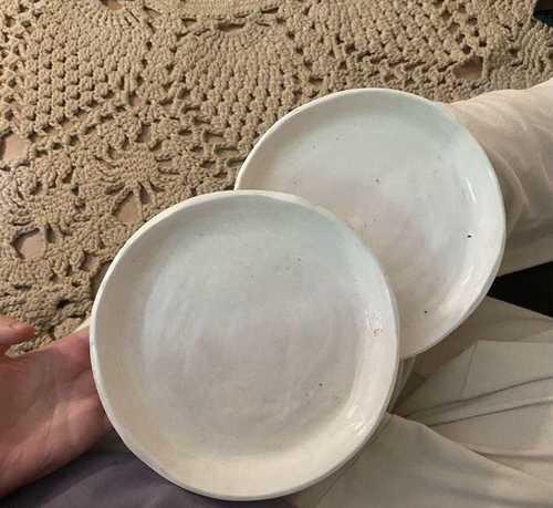 Две керамические тарелки ручной работы