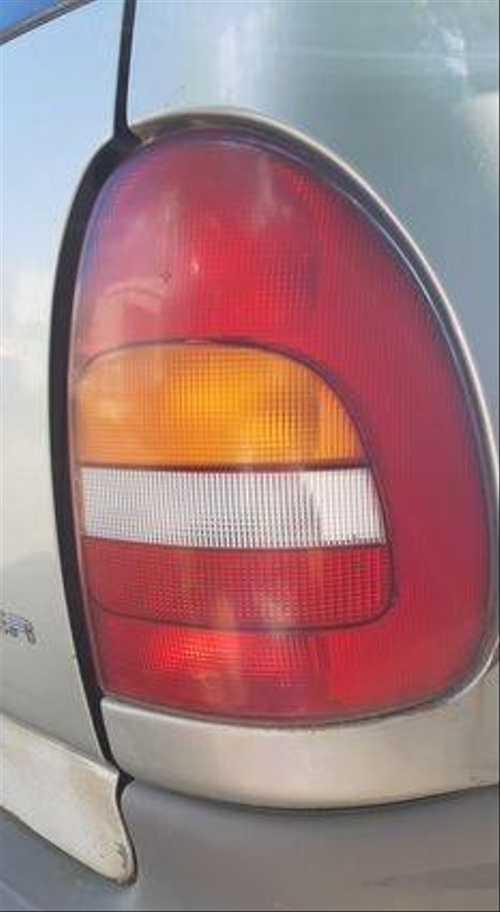 Фонарь задний Chrysler Voyager III