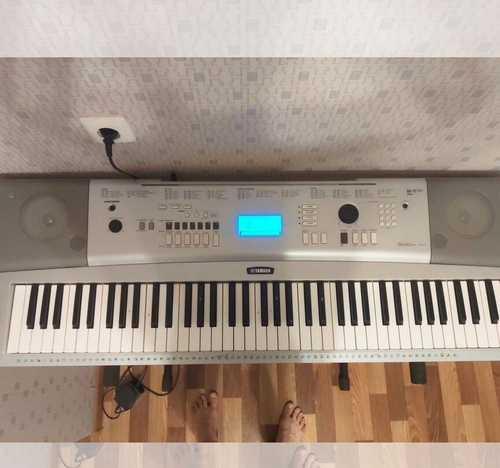 Синтезатор Yamaha Portable Grand DGX-220