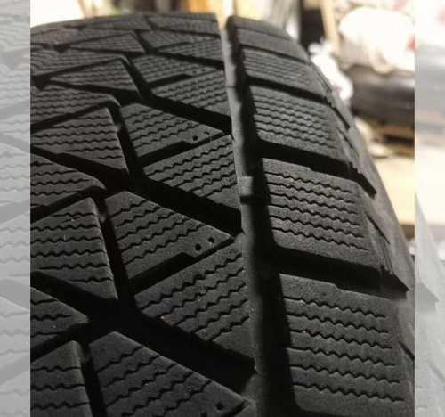 Bridgestone Blizzak DM-V2 235/55 R19