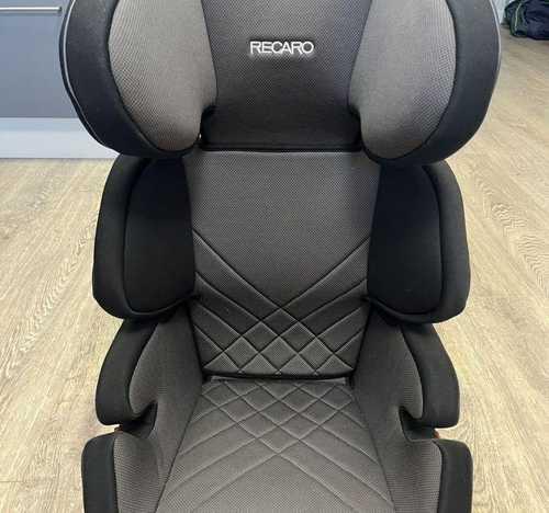 Автомобильное кресло recaro