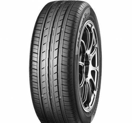 Yokohama Bluearth ES32 205/60 R16 92H