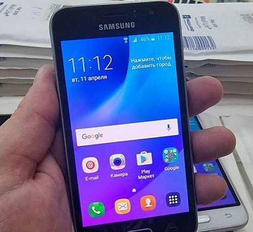 Лот смартфонов Samsung Galaxy J1