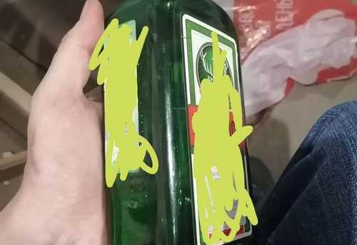 Пустые бутылки из под алкоголя