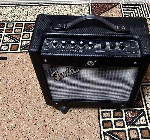 Fender Mustang 1