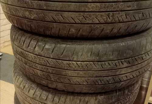 Dunlop Grandtrek PT2 215/65 R16