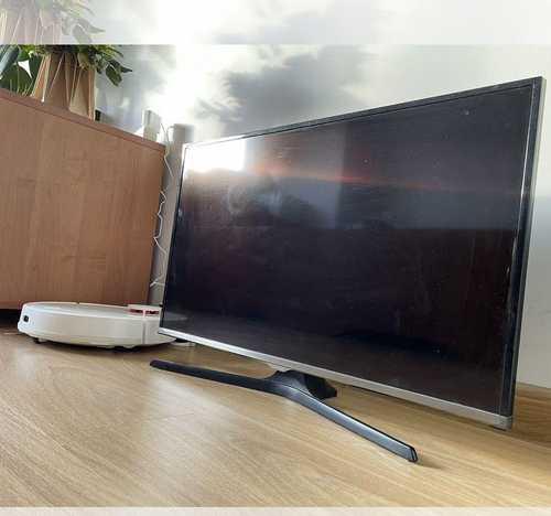 LED Телевизор samsung экран 32", (81 см)