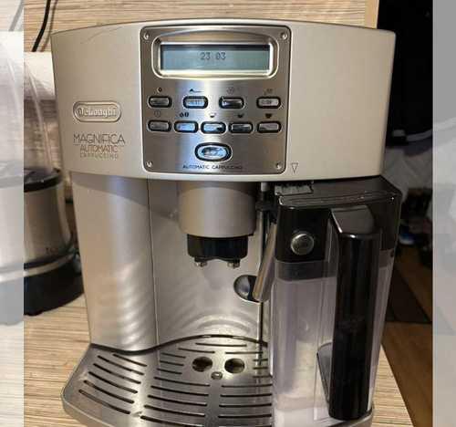 Кофемашина delonghi magnifica