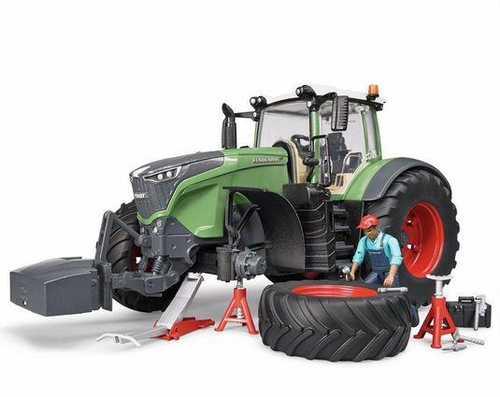 Новая игрушка Bruder Трактор Fendt 1050 с фигуркой