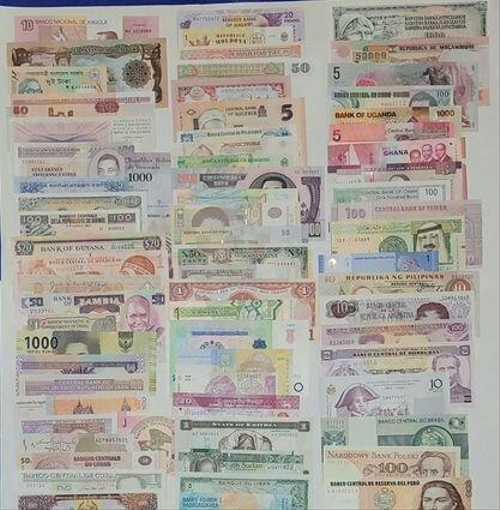 Банкноты 70 стран мира