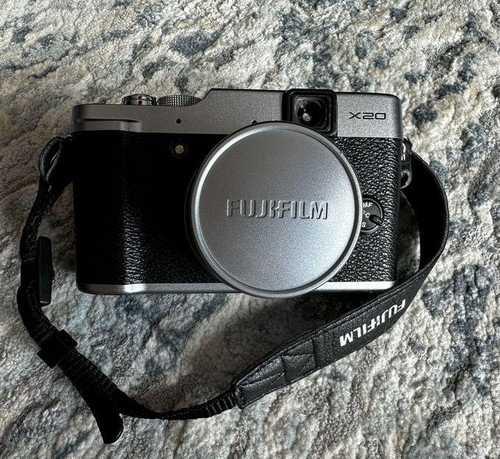 Компактный фотоаппарат Fujifilm X20