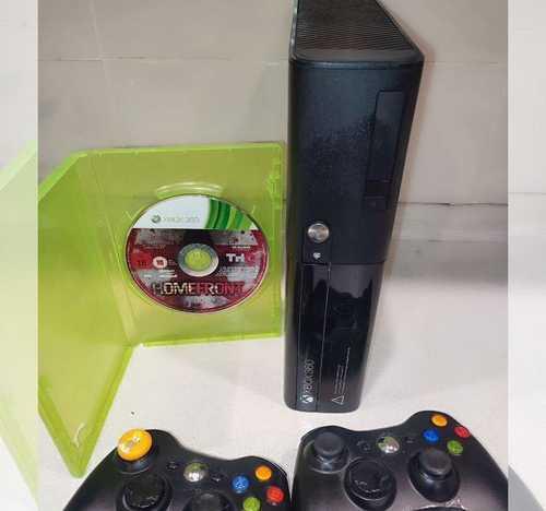 Xbox 360 E(500гб)  диск 2 геймпада